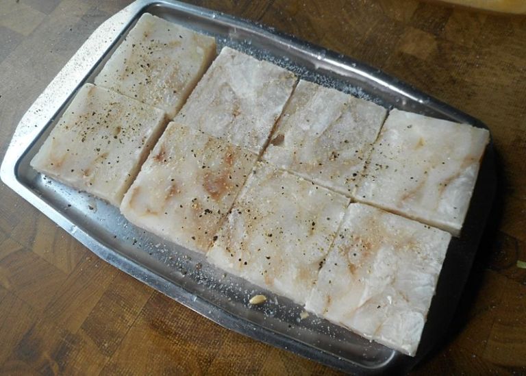 Seefisch gedünstet mit Champignons, Dill und Obers | Herr Peschka kocht ...